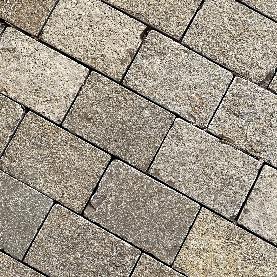 Pavés blancs en pierre naturelle pour jardin et terrasse | En stock ...