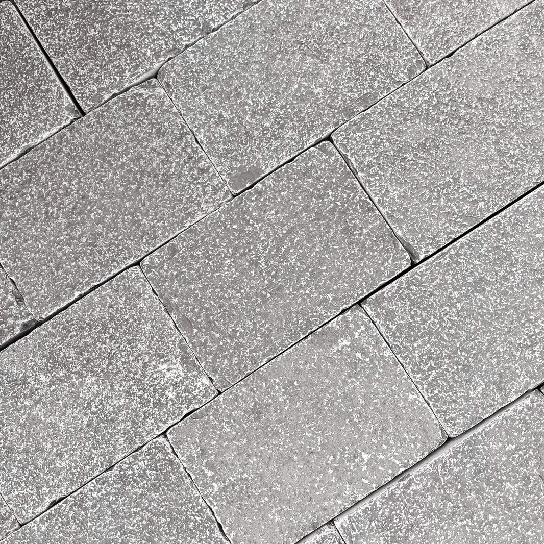 Pavés extérieurs gris en pierre naturelle | Stock, prix & livraison ...