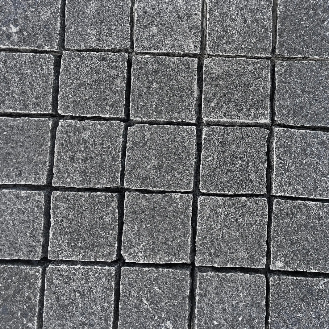 Pavés en granit en pierre naturelle | Stock & Livraison – Minéral ...